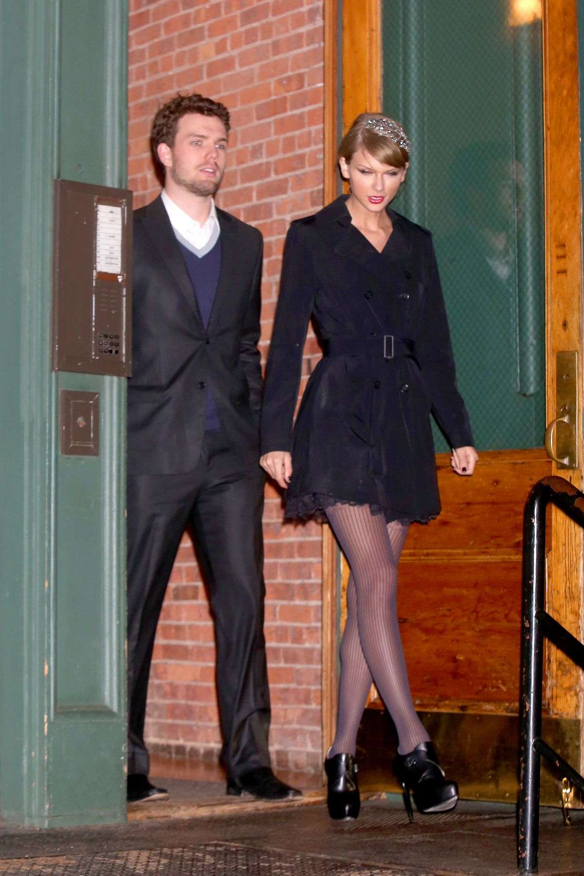 Taylor Swift Rocking Transparent Stockings in New York Street Fashion ...
